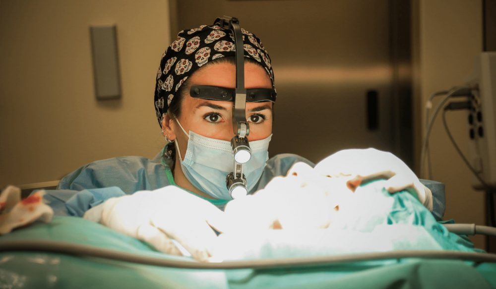 El Parc Taulí incorpora el retractor bucal para cirugía transoral FK-WO ...