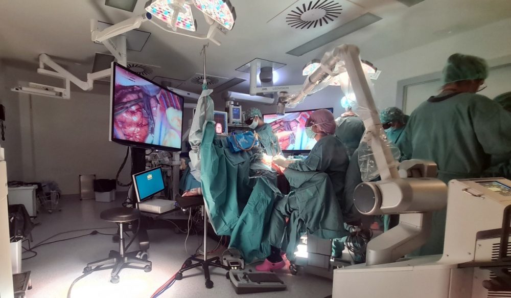 El Parc Taulí incorpora el retractor bucal para cirugía transoral FK-WO ...